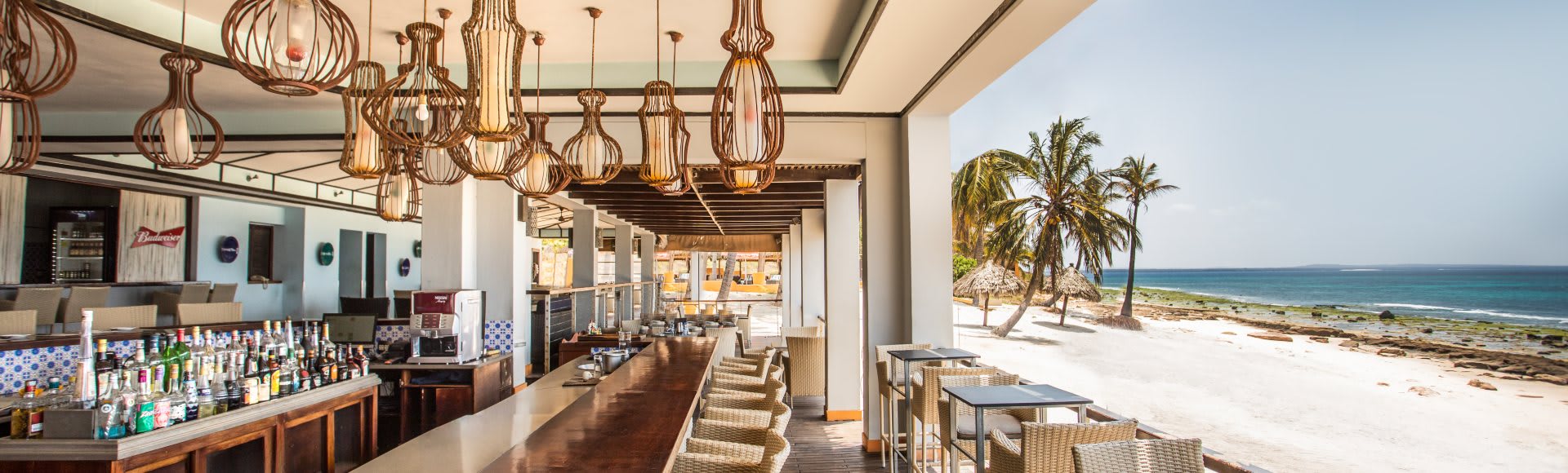 Pemba Restaurants | Clube Naval Restaurant at Avani Pemba Beach Hotel