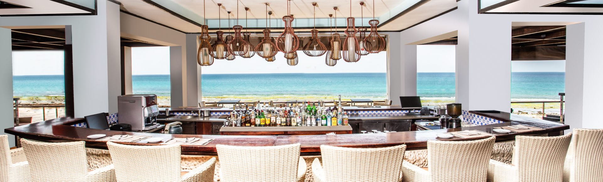 Pemba Restaurants | Clube Naval Restaurant at Avani Pemba Beach Hotel